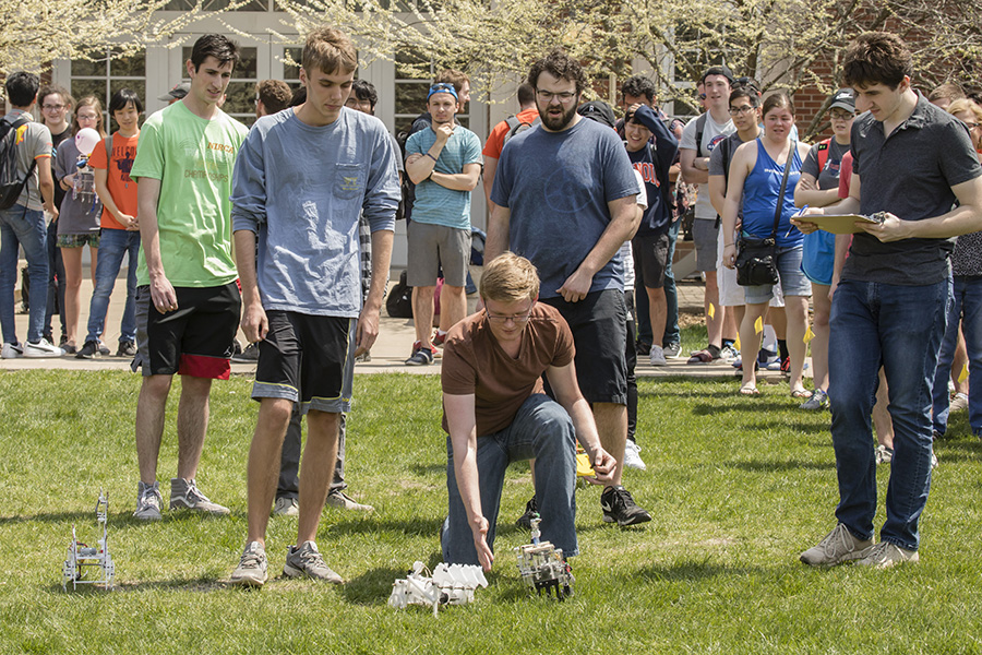 ME 370 robots race again | Mechanical Science & Engineering | UIUC